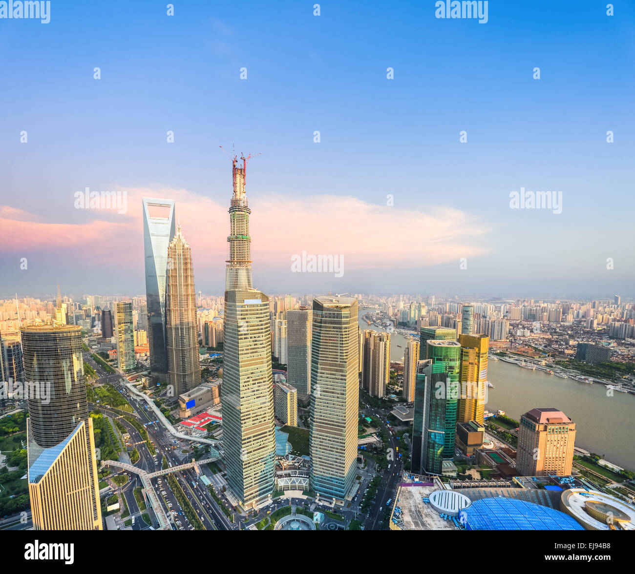 Modern shanghai hi-res stock photography and images - Alamy