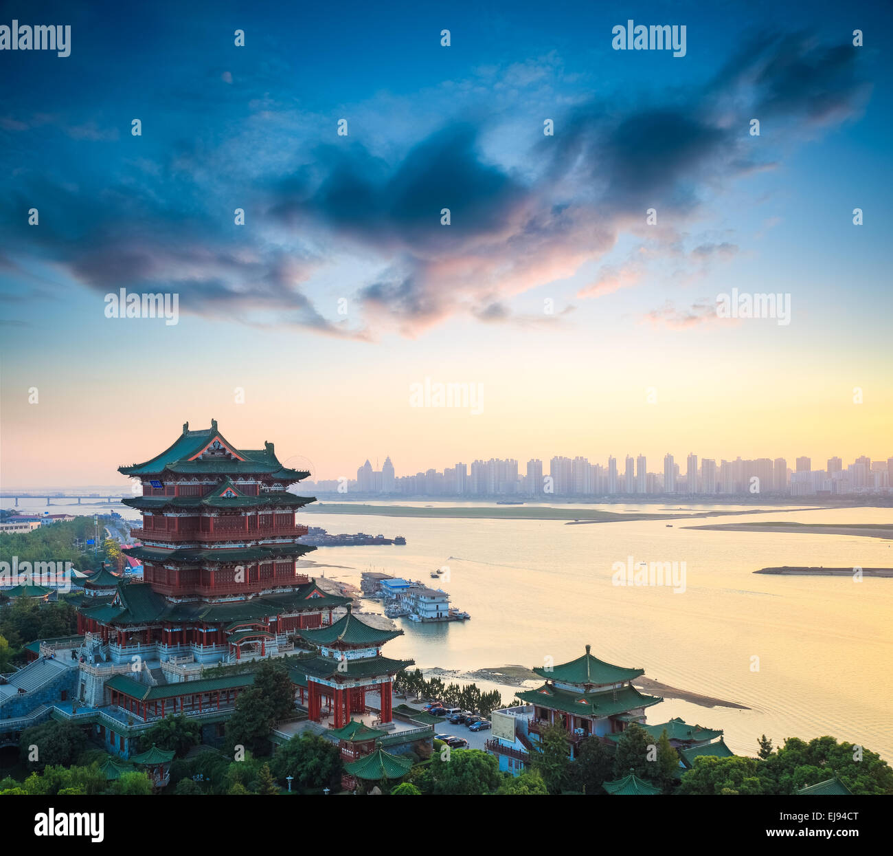 Tengwang pavilion hi-res stock photography and images - Alamy