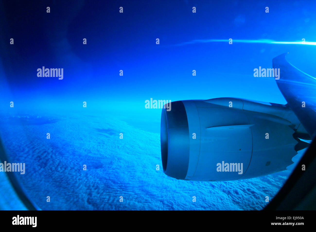 Boeing 787 dreamliner engine hi-res stock photography and images - Alamy