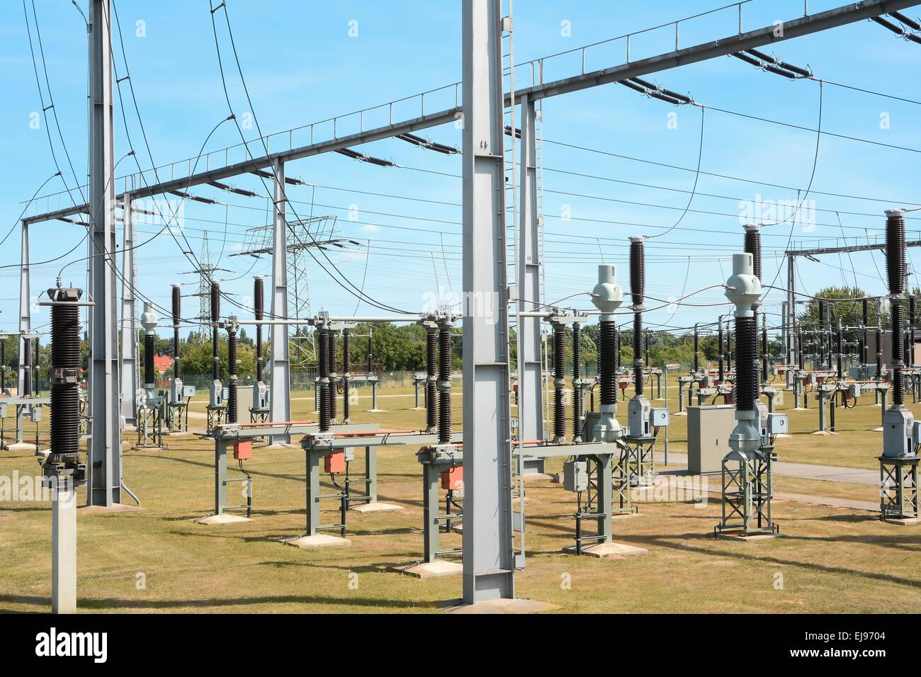 High voltage mains electricity hi-res stock photography and images - Alamy