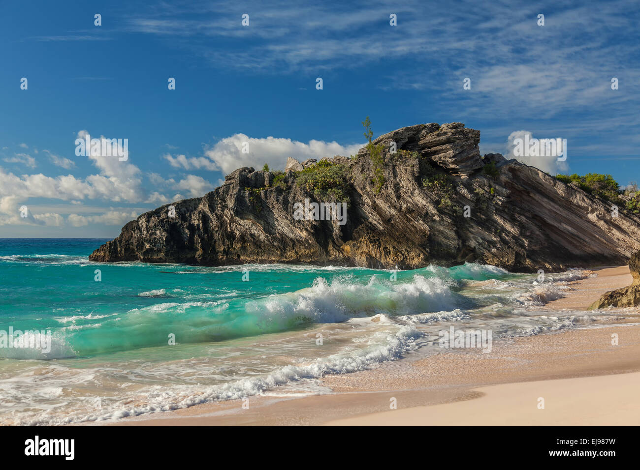Bermuda beaches hi-res stock photography and images - Alamy