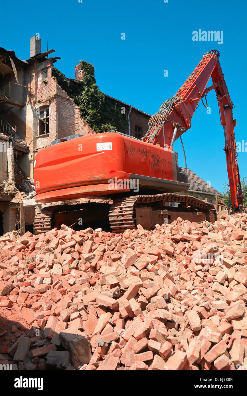 Demolishing windows hi-res stock photography and images - Alamy