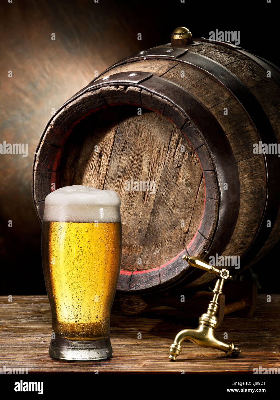 Beer barrel bar table hi-res stock photography and images - Alamy