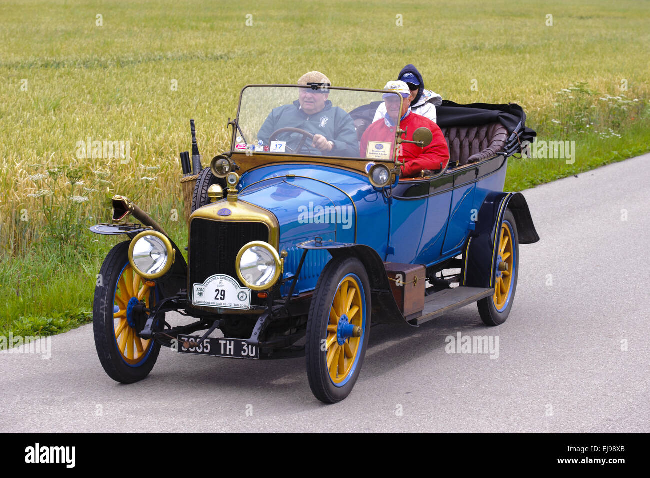 1915 car hi-res stock photography and images - Alamy