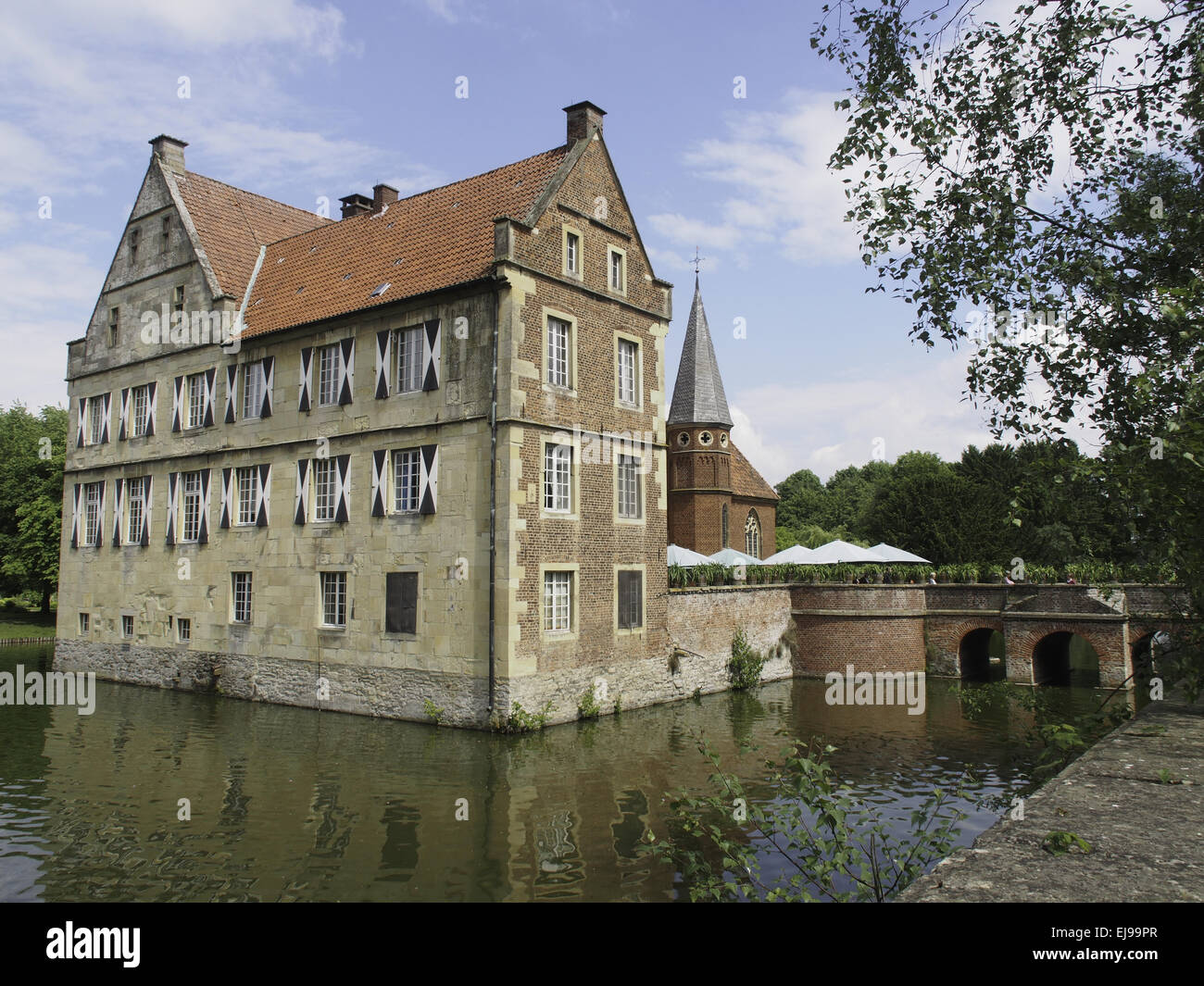 Schloss hulshoff castle hi-res stock photography and images - Alamy