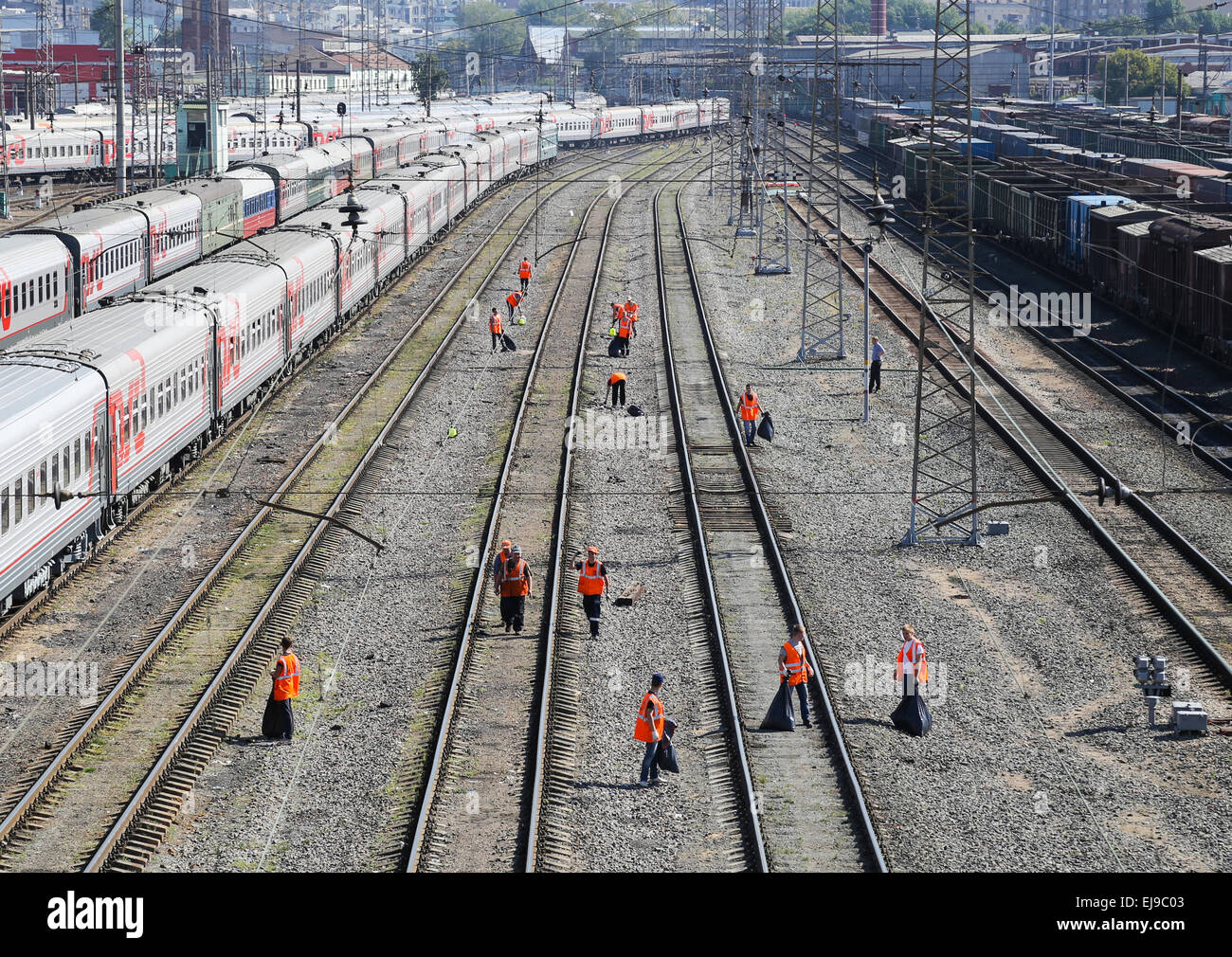 Cleaning siding hi-res stock photography and images - Alamy