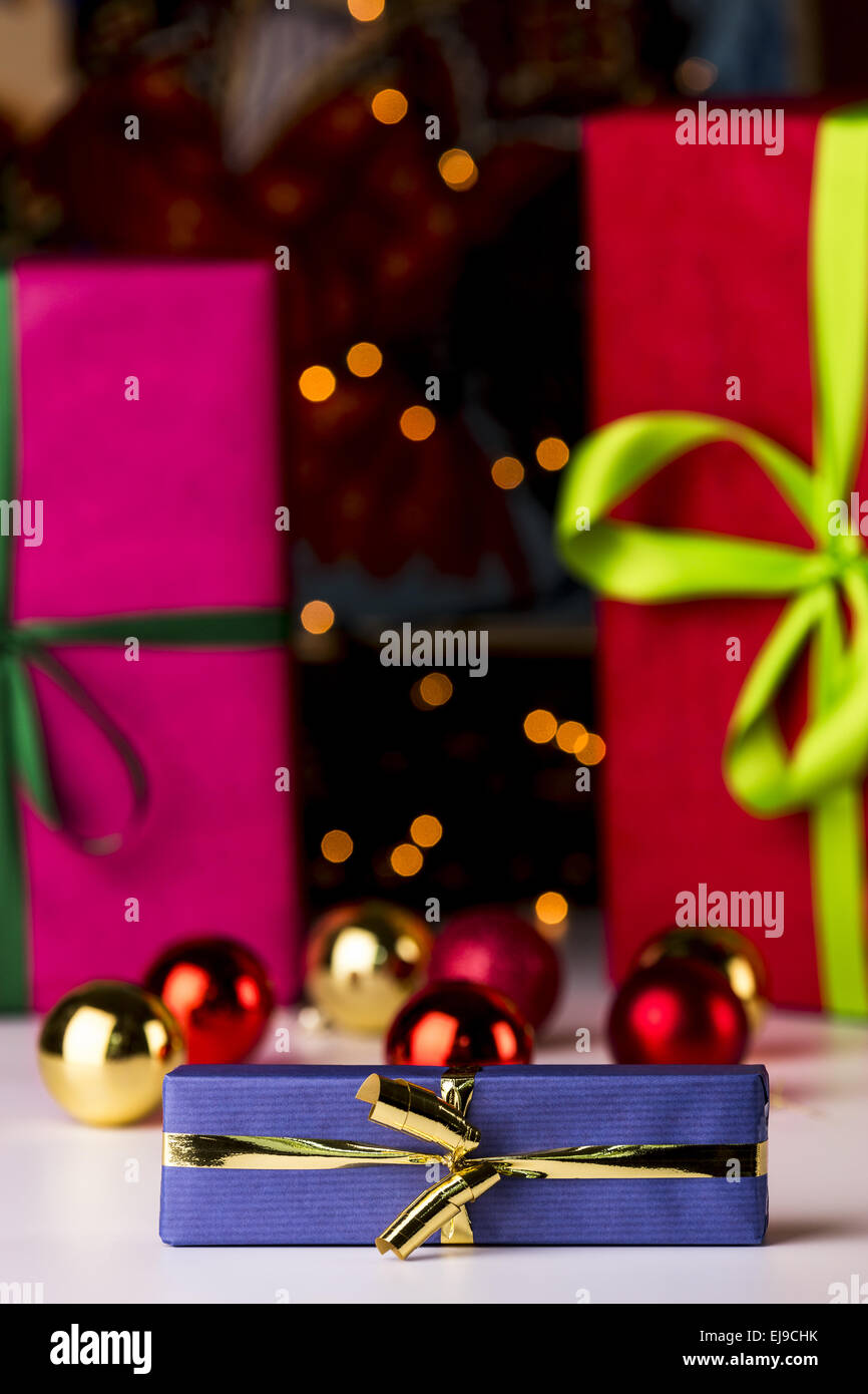 Wrapped gifts hi-res stock photography and images - Alamy