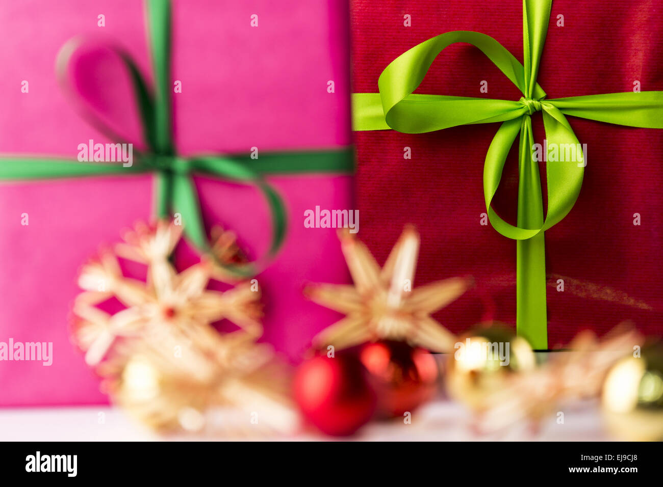 Two gold stars hi-res stock photography and images - Alamy