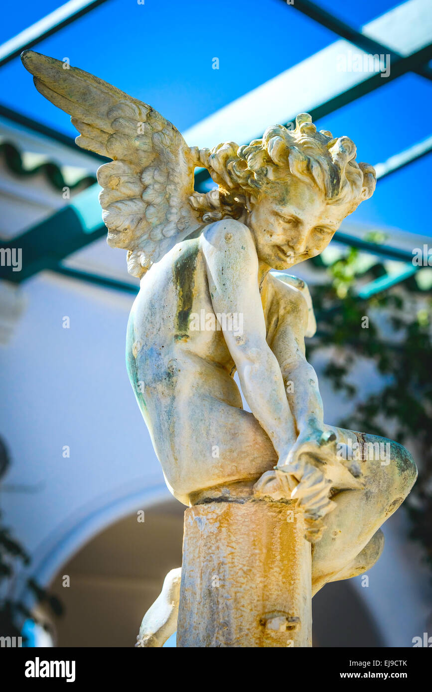 Sitting angel hi-res stock photography and images - Alamy