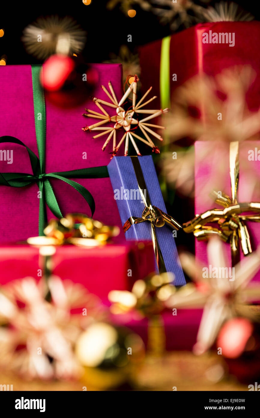 Gold glitter background blue present hi-res stock photography and ...