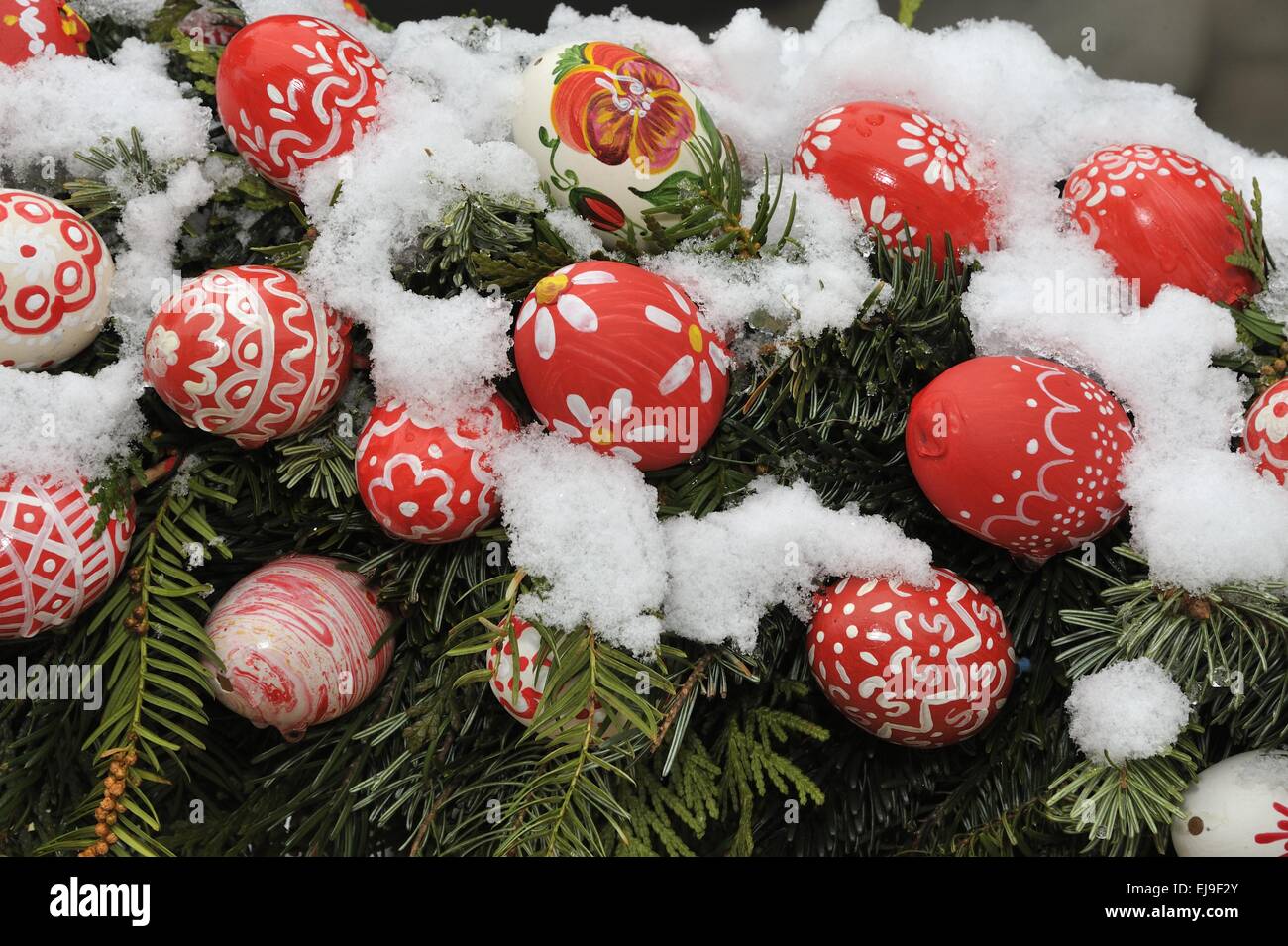 Snow eggs hi-res stock photography and images - Alamy