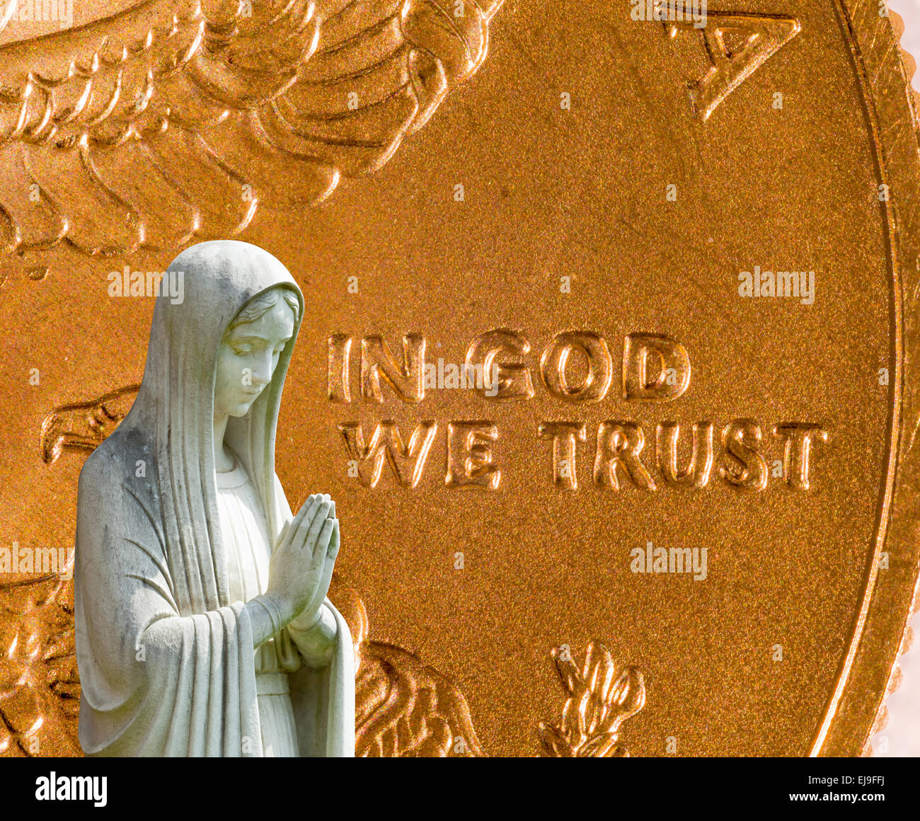 Praying statue hi-res stock photography and images - Alamy