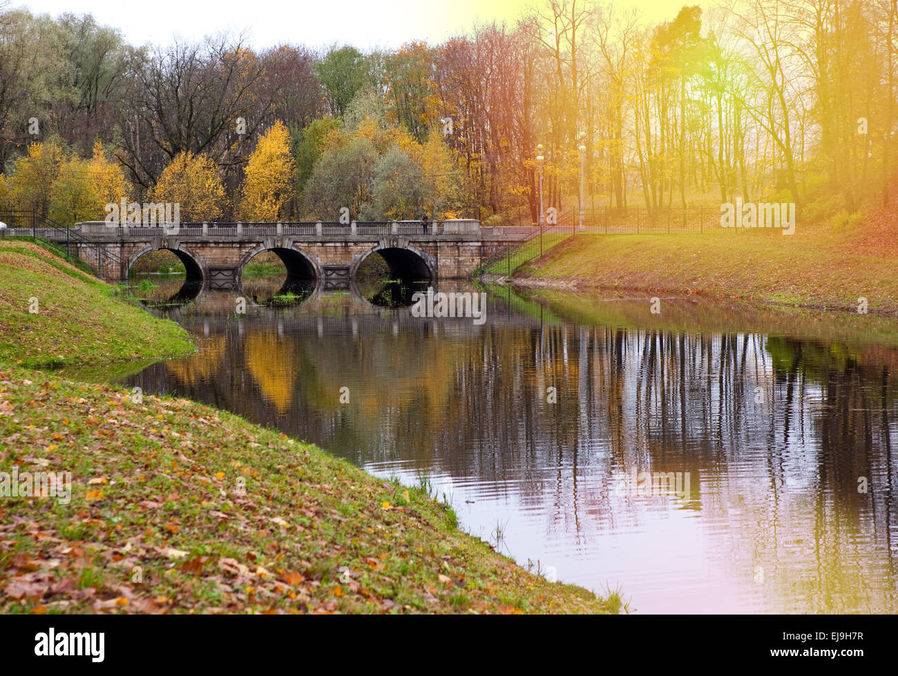 Bridge over river in park hi-res stock photography and images - Alamy