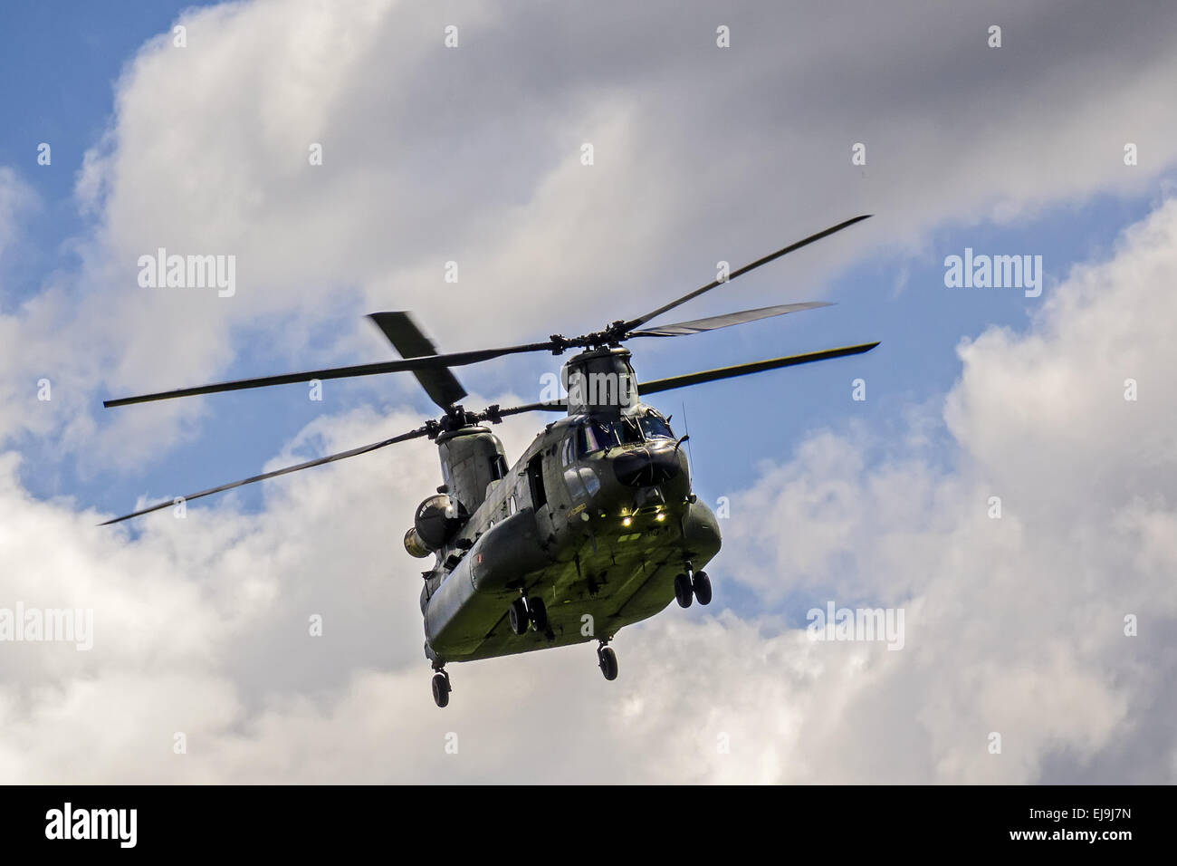 Ch 47 chinook lift hi-res stock photography and images - Alamy
