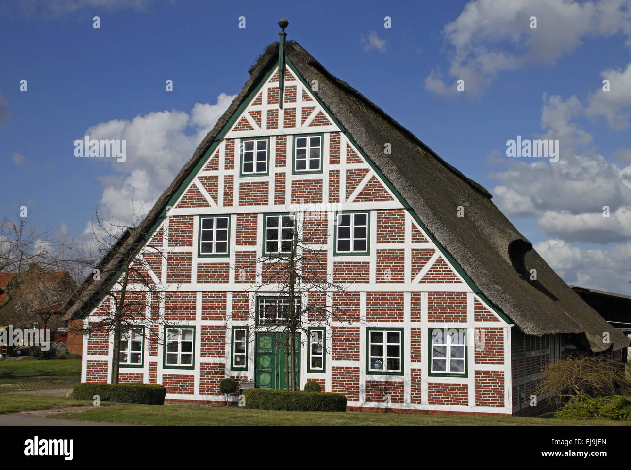 Half timber architecture hi-res stock photography and images - Alamy