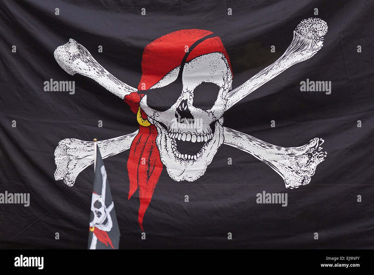 Piratenflagge hi-res stock photography and images - Alamy