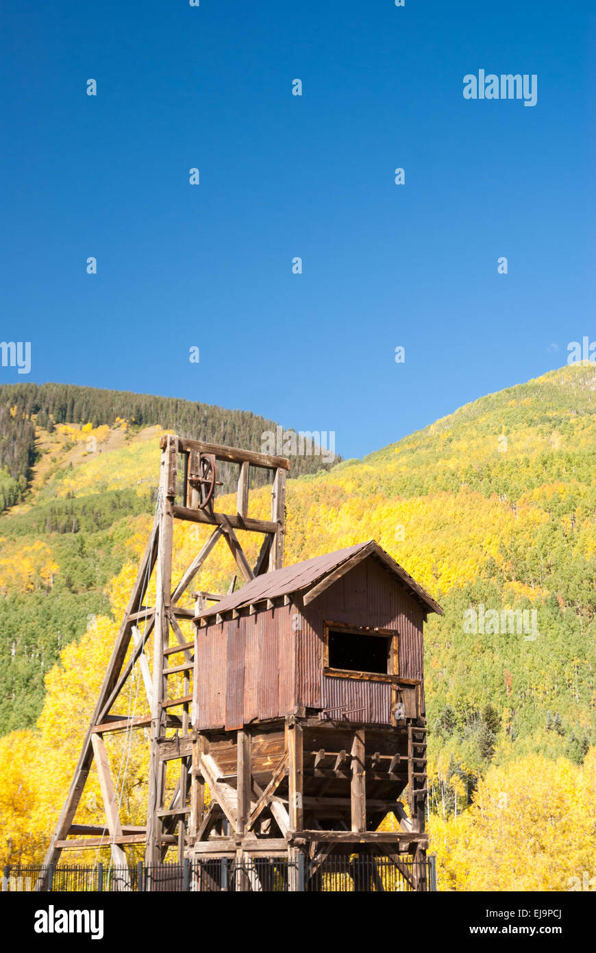 Mining structure hi-res stock photography and images - Alamy