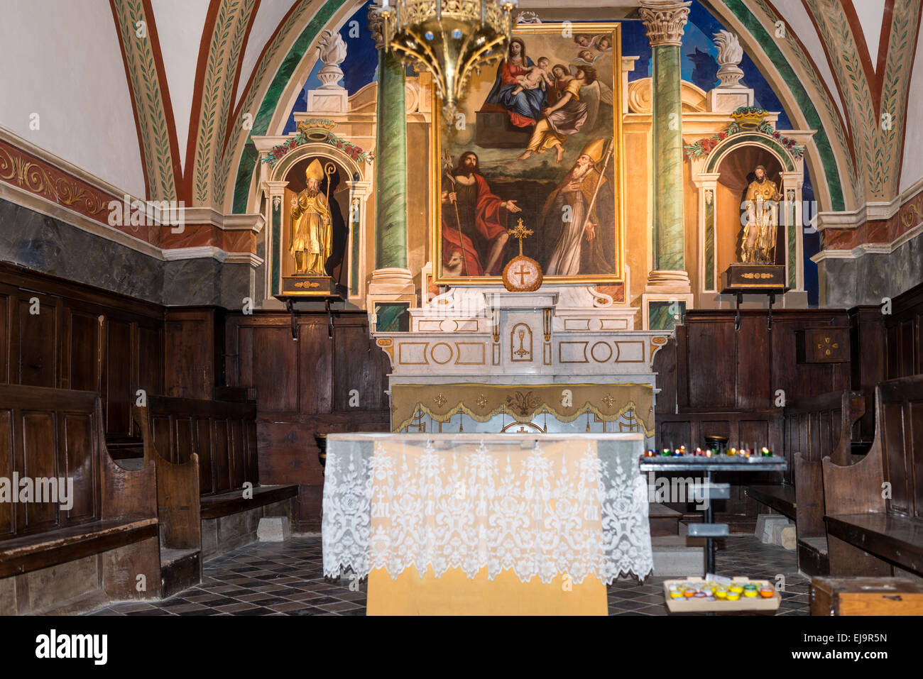 Provence Romance churches Stock Photo - Alamy