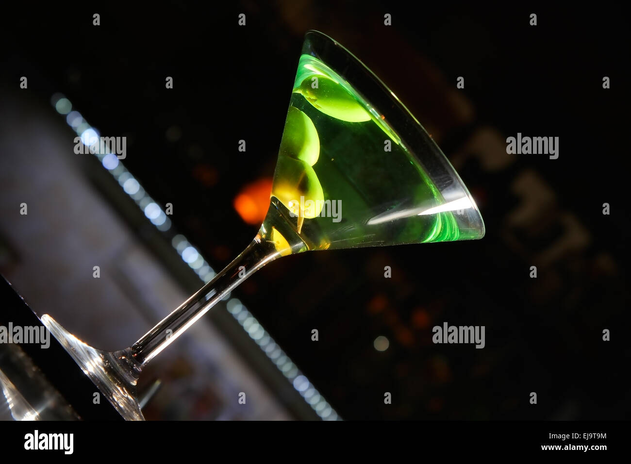 Green cocktail on bar hi-res stock photography and images - Alamy