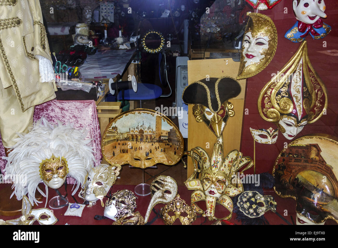 Gift Shop Window Venice Italy Stock Photo - Alamy