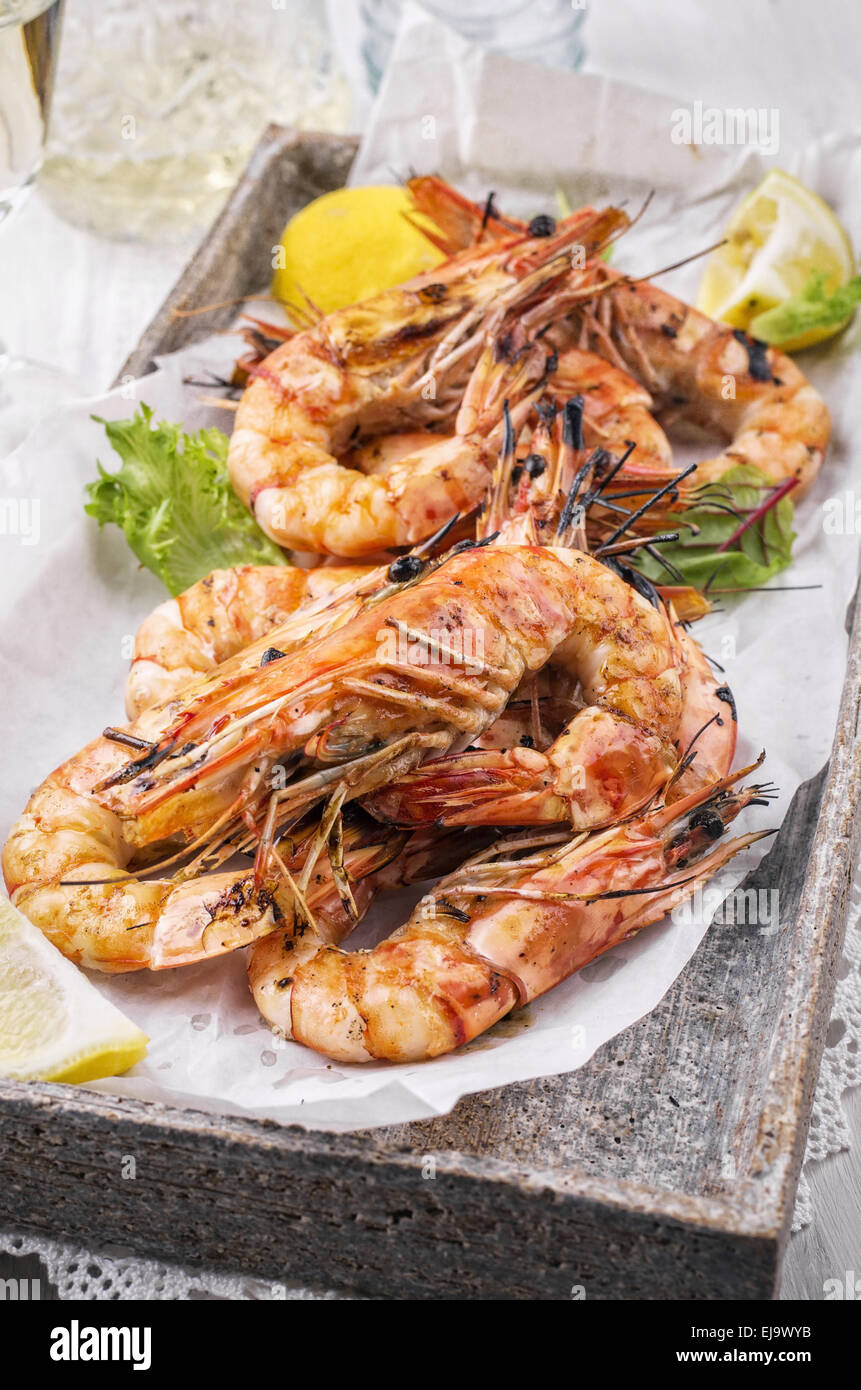 Prawns roast hi-res stock photography and images - Alamy