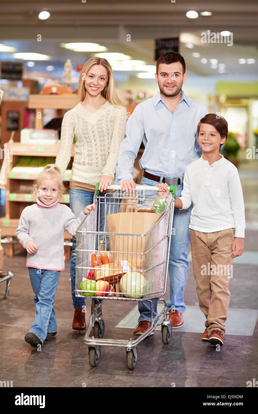 Parent shopping with children hi-res stock photography and images - Alamy