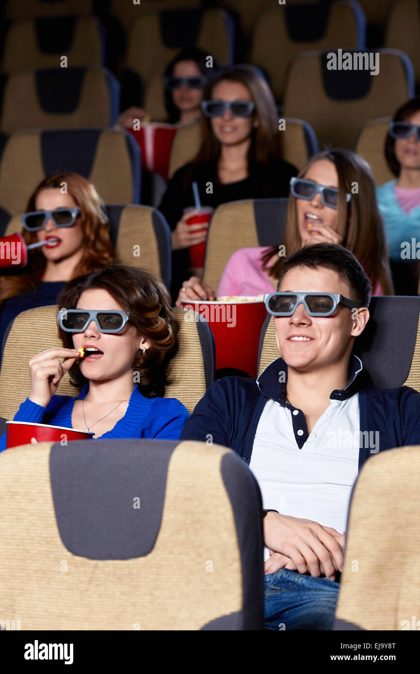 Crowd spectator spectators audience hi-res stock photography and images ...