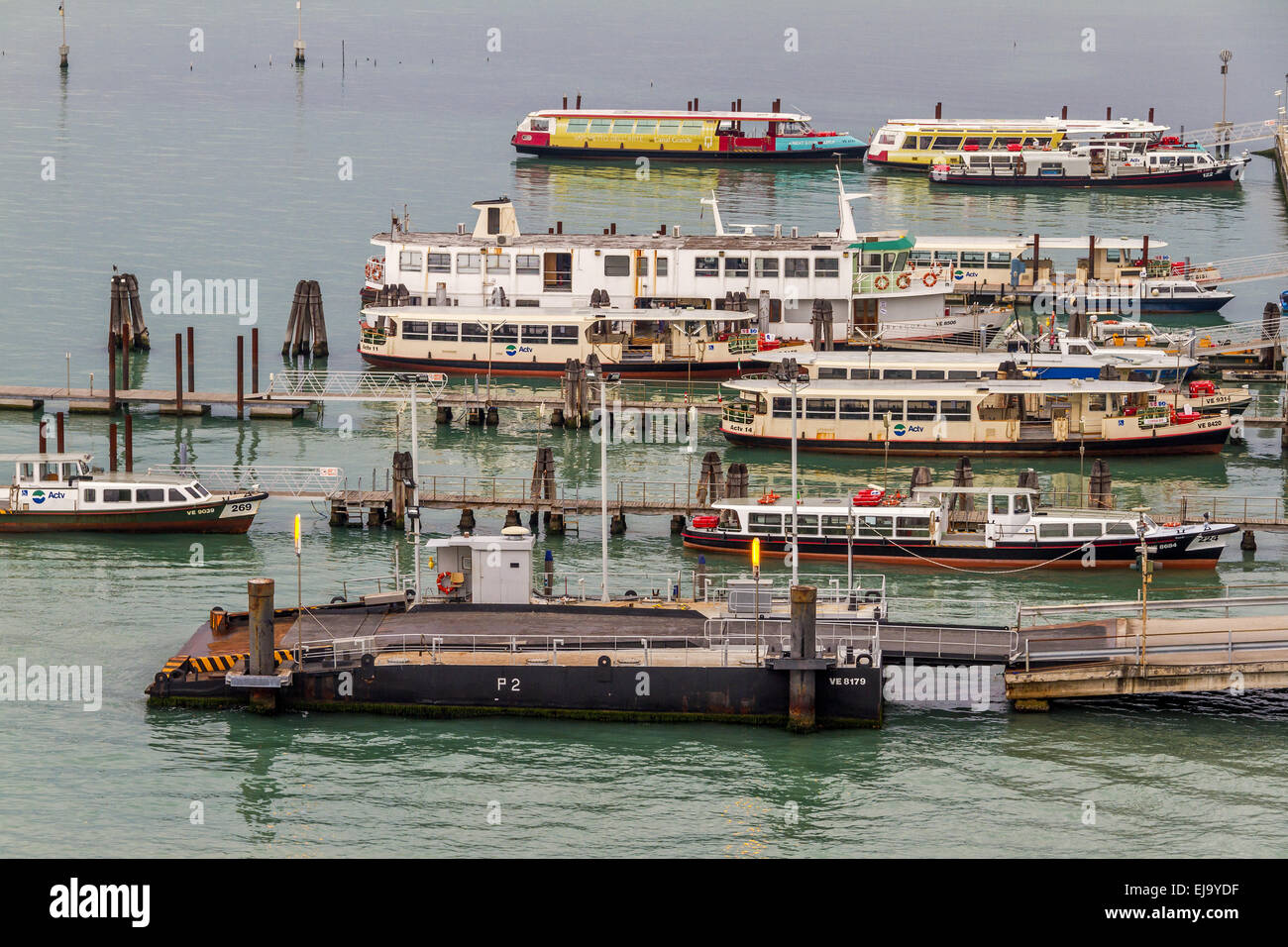 Waterbuses hi-res stock photography and images - Alamy