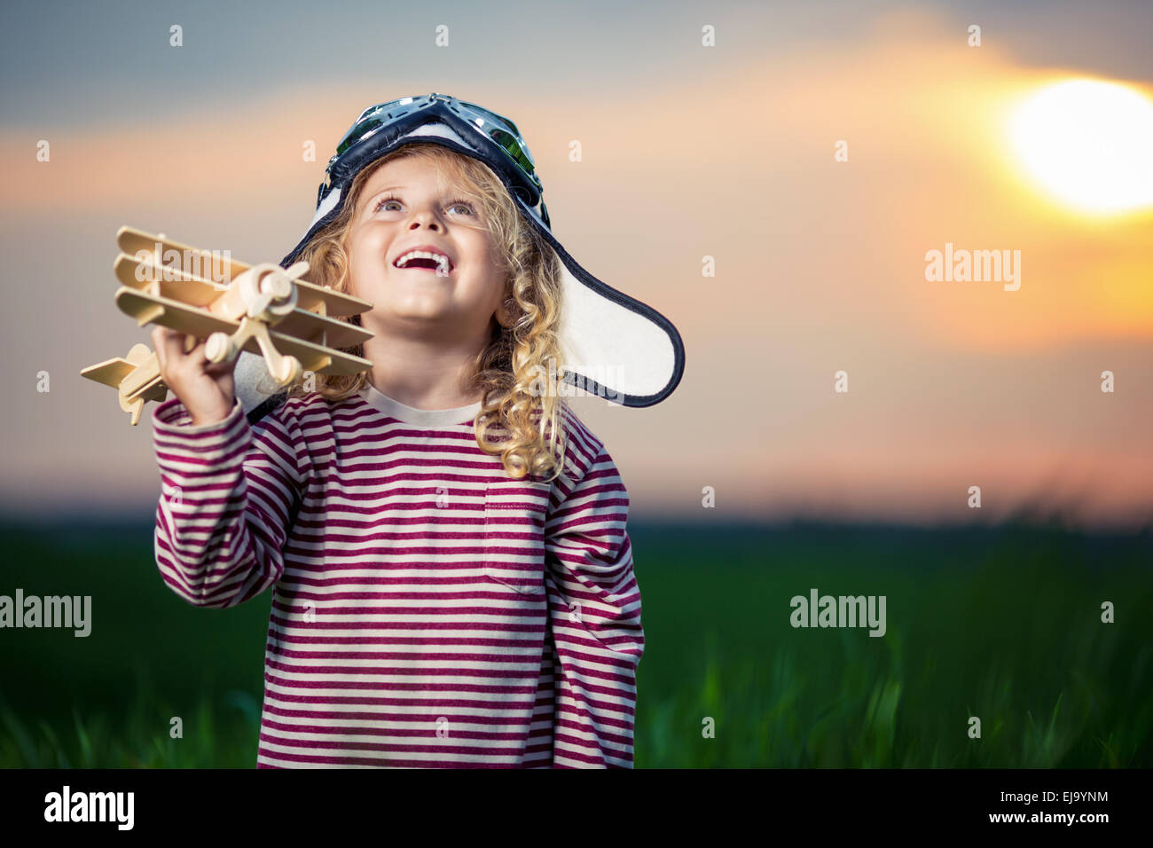 Surprise idea hi-res stock photography and images - Alamy