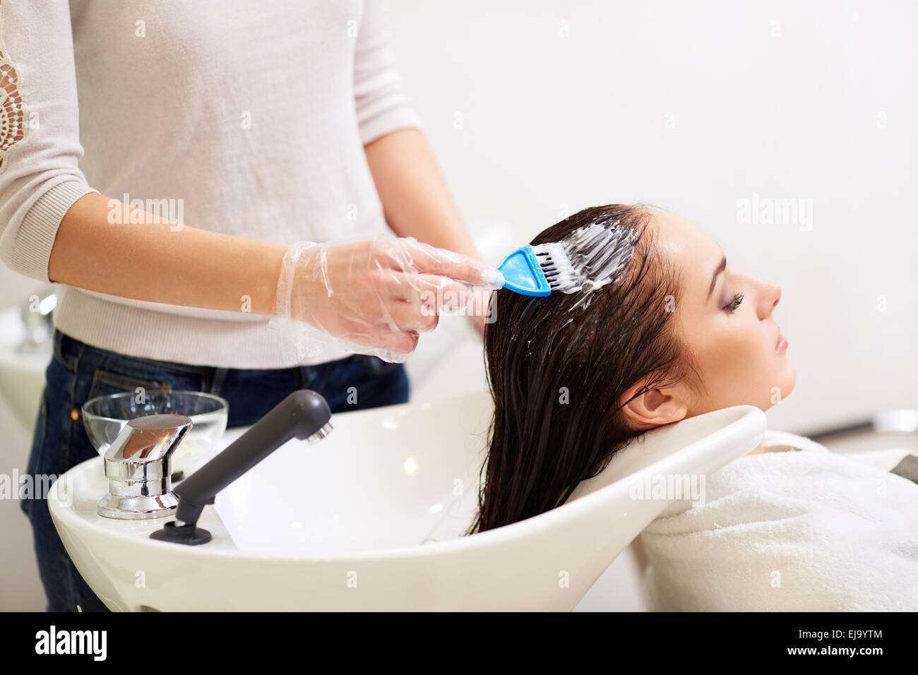 Coloring hair hi-res stock photography and images - Alamy