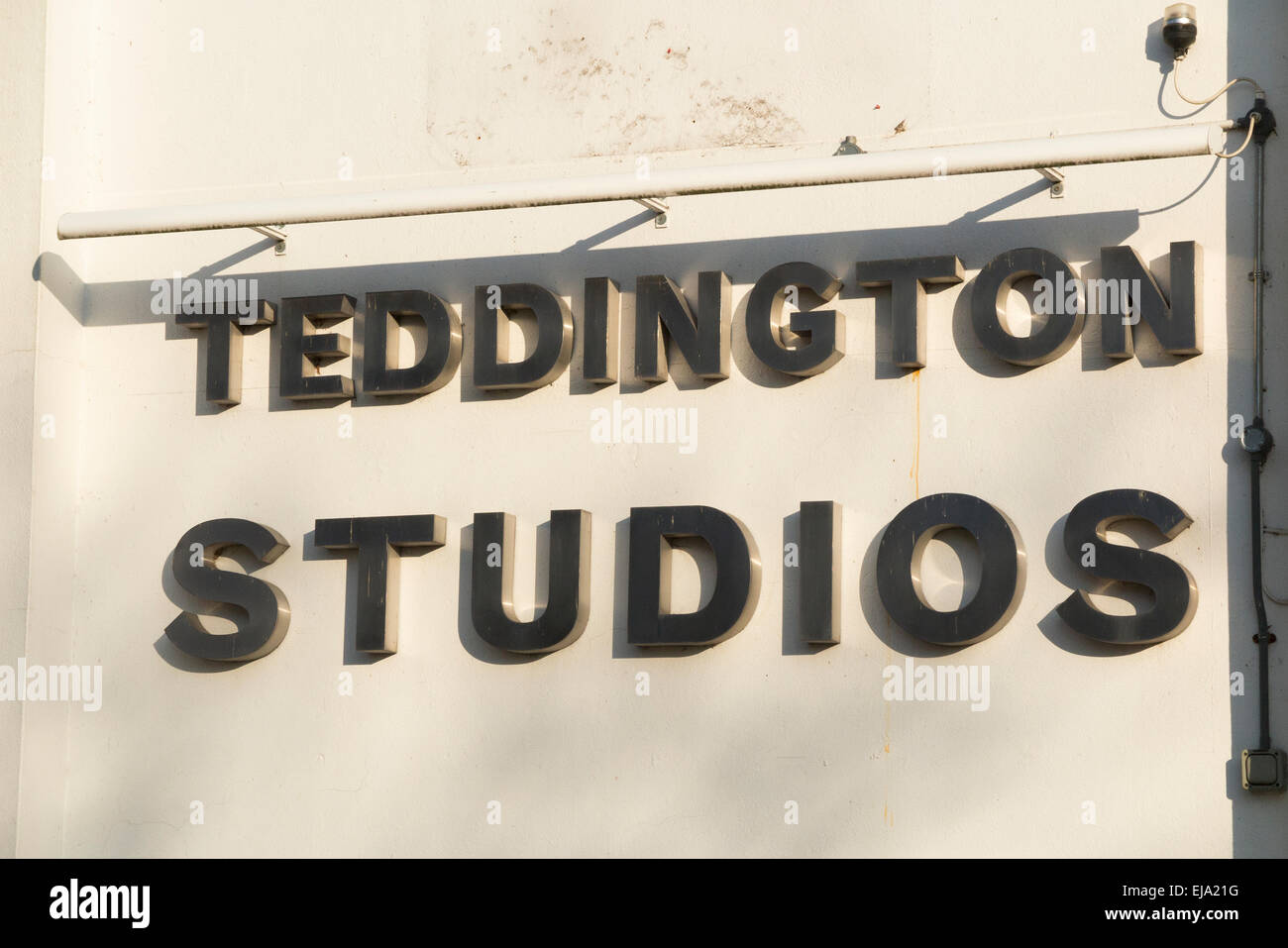 Pinewood studios exterior hi-res stock photography and images - Alamy