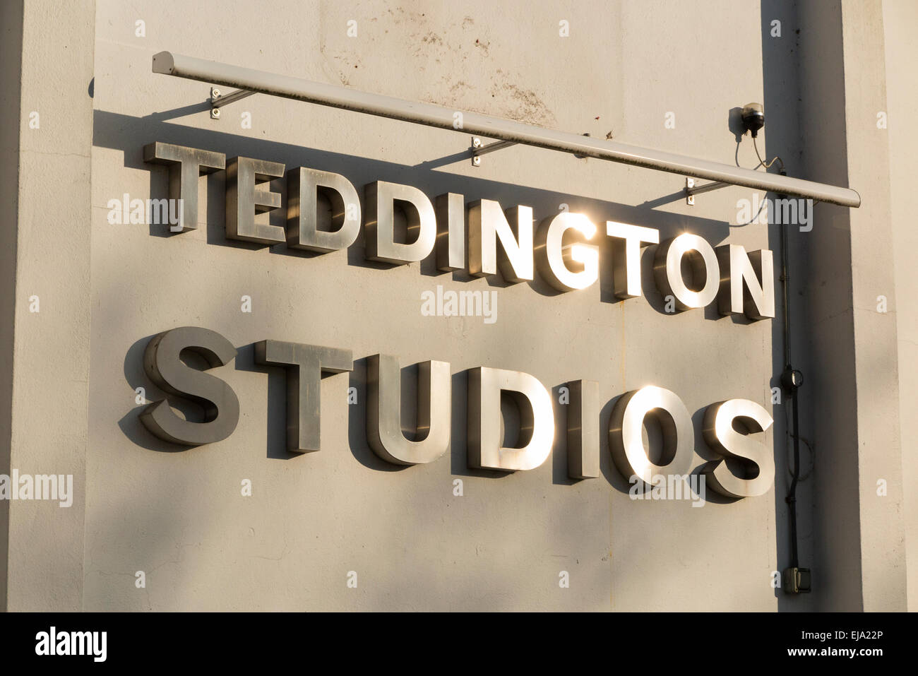 Pinewood studios exterior uk hi-res stock photography and images - Alamy
