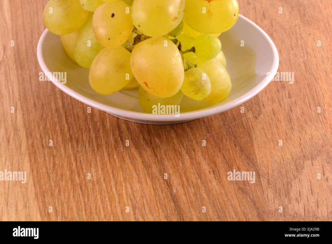 Yellow table grapes hi-res stock photography and images - Alamy