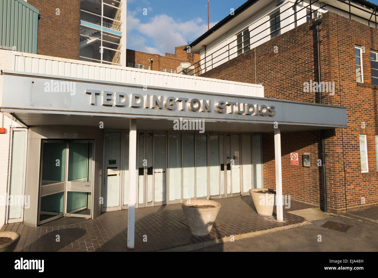 Pinewood studios exterior hi-res stock photography and images - Alamy