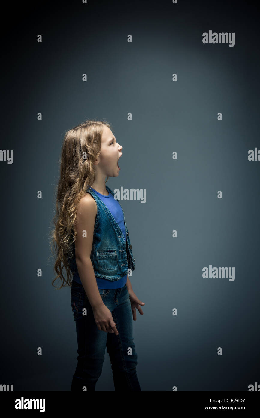 Girl screaming hi-res stock photography and images - Alamy