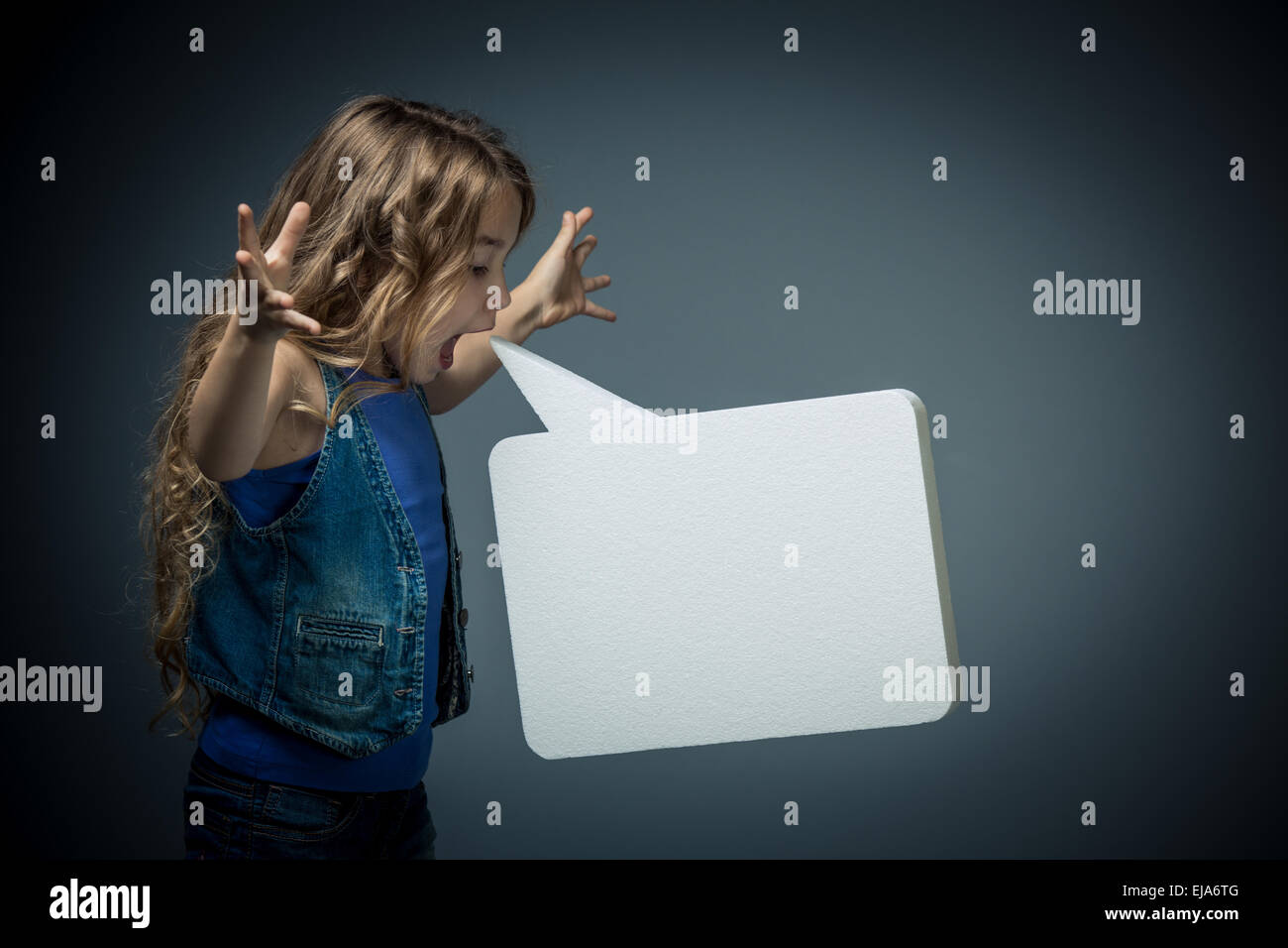 Screaming girl hi-res stock photography and images - Alamy