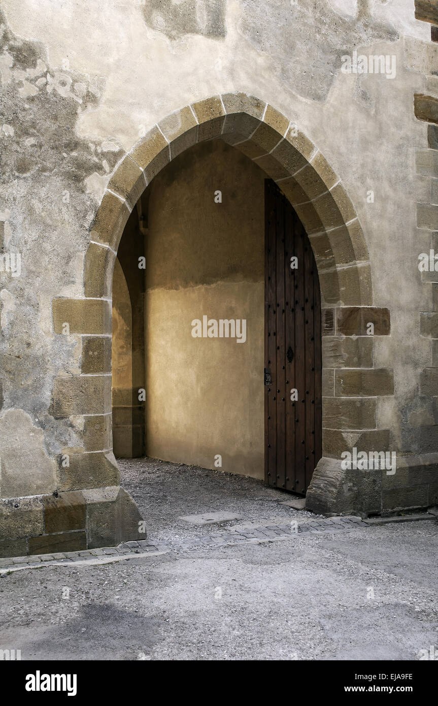 Vintage castle door hi-res stock photography and images - Alamy