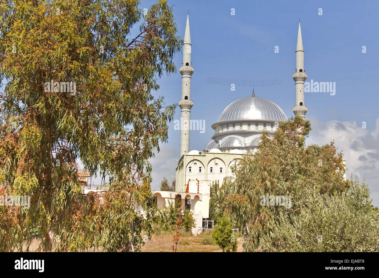 Mosque side hi-res stock photography and images - Alamy