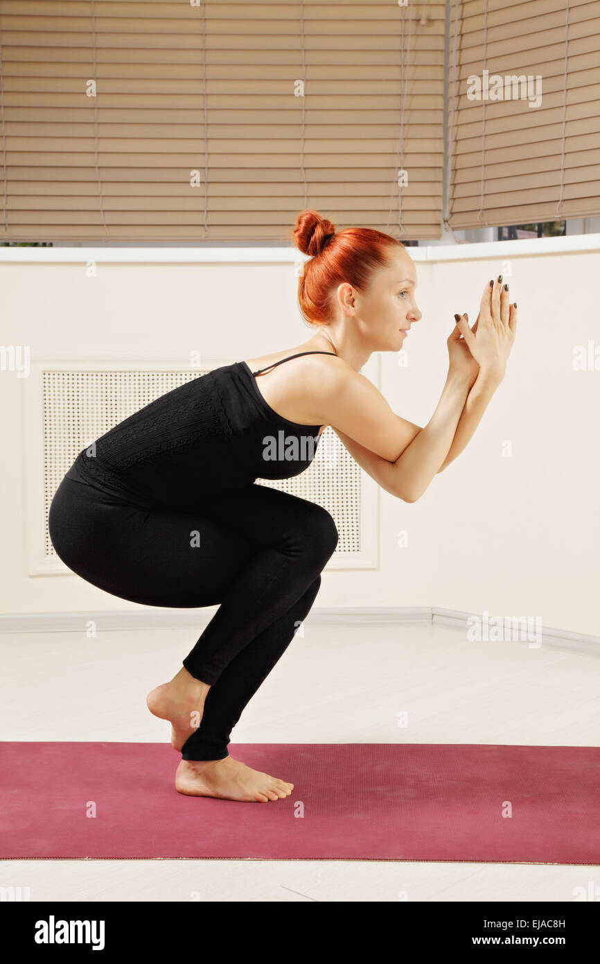 Bending leg hi-res stock photography and images - Alamy