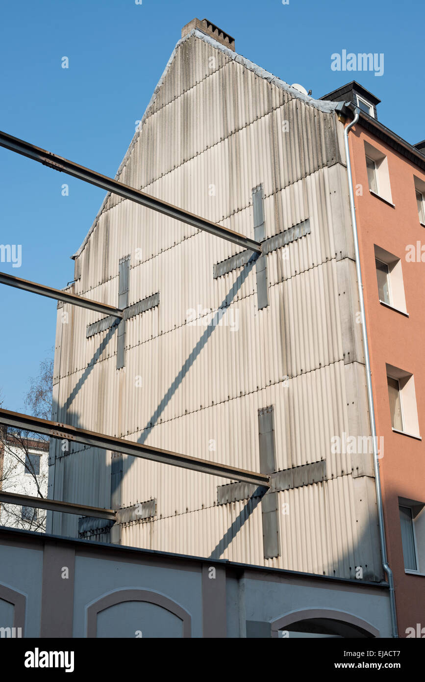 Building reinforcements hi-res stock photography and images - Alamy