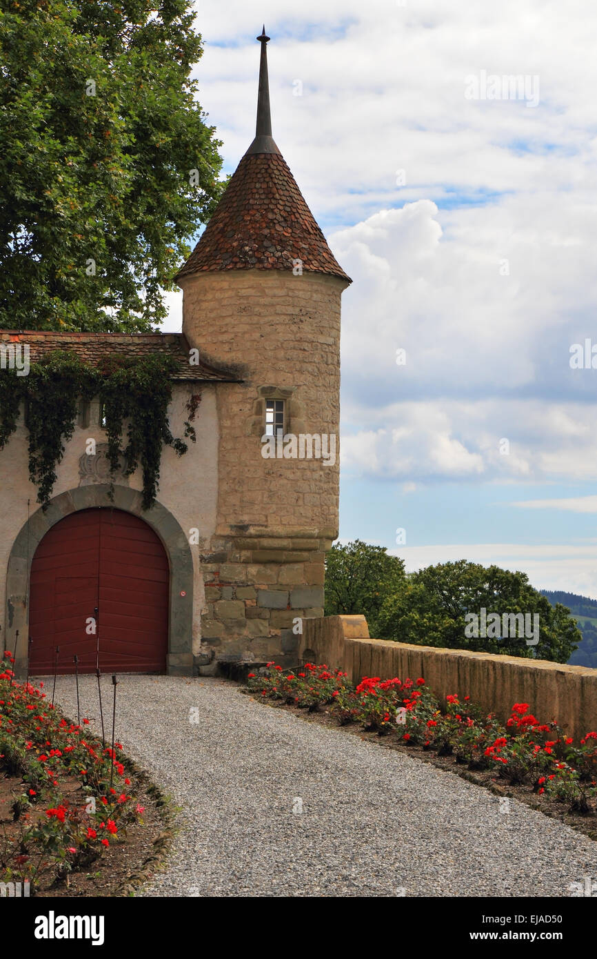 The massive red wooden gate Stock Photo - Alamy