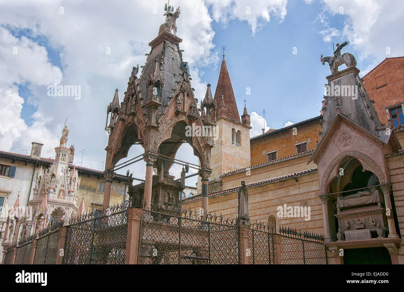 Scaligeri arch hi-res stock photography and images - Alamy