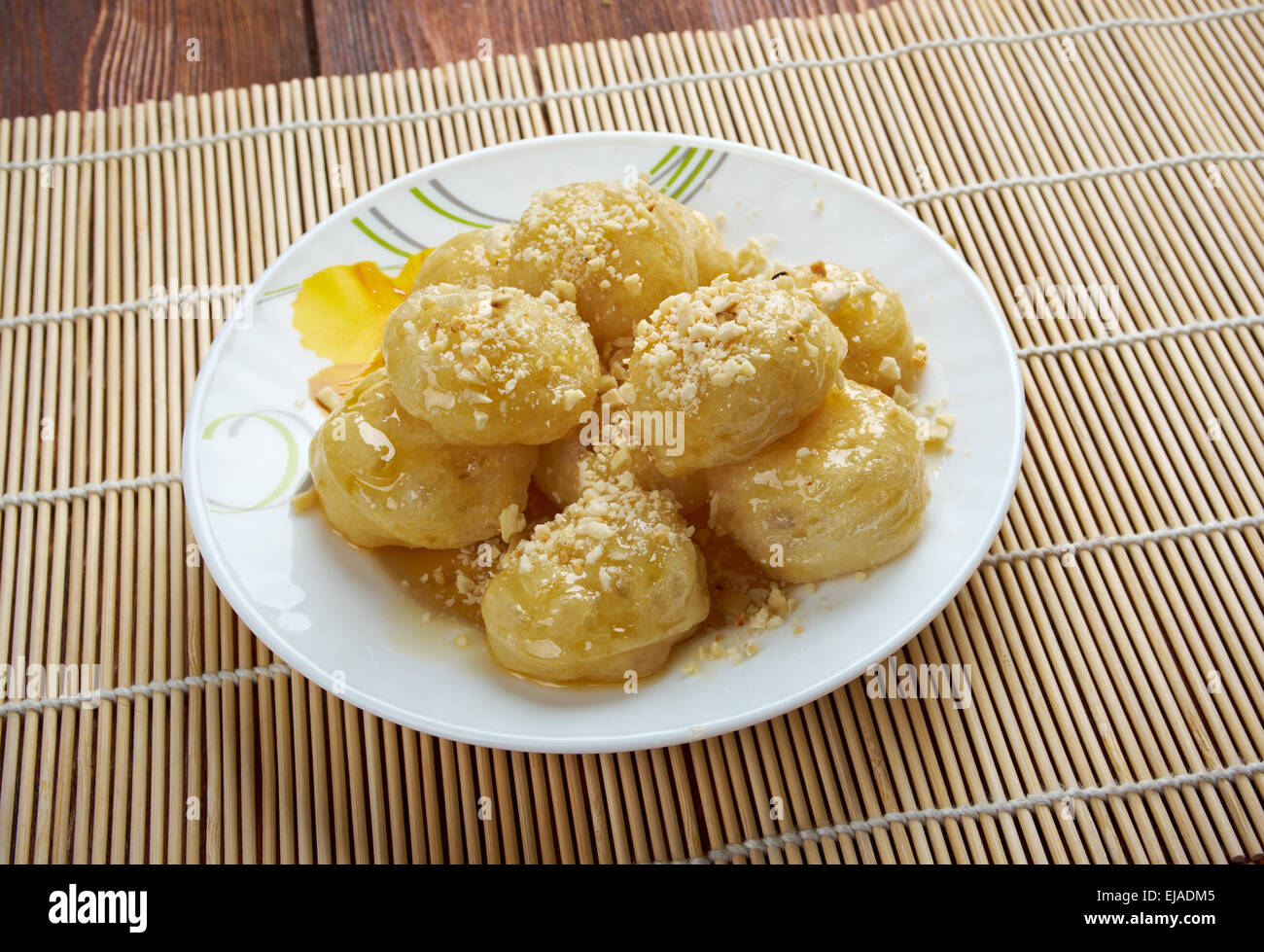 Loukoumades hi-res stock photography and images - Alamy