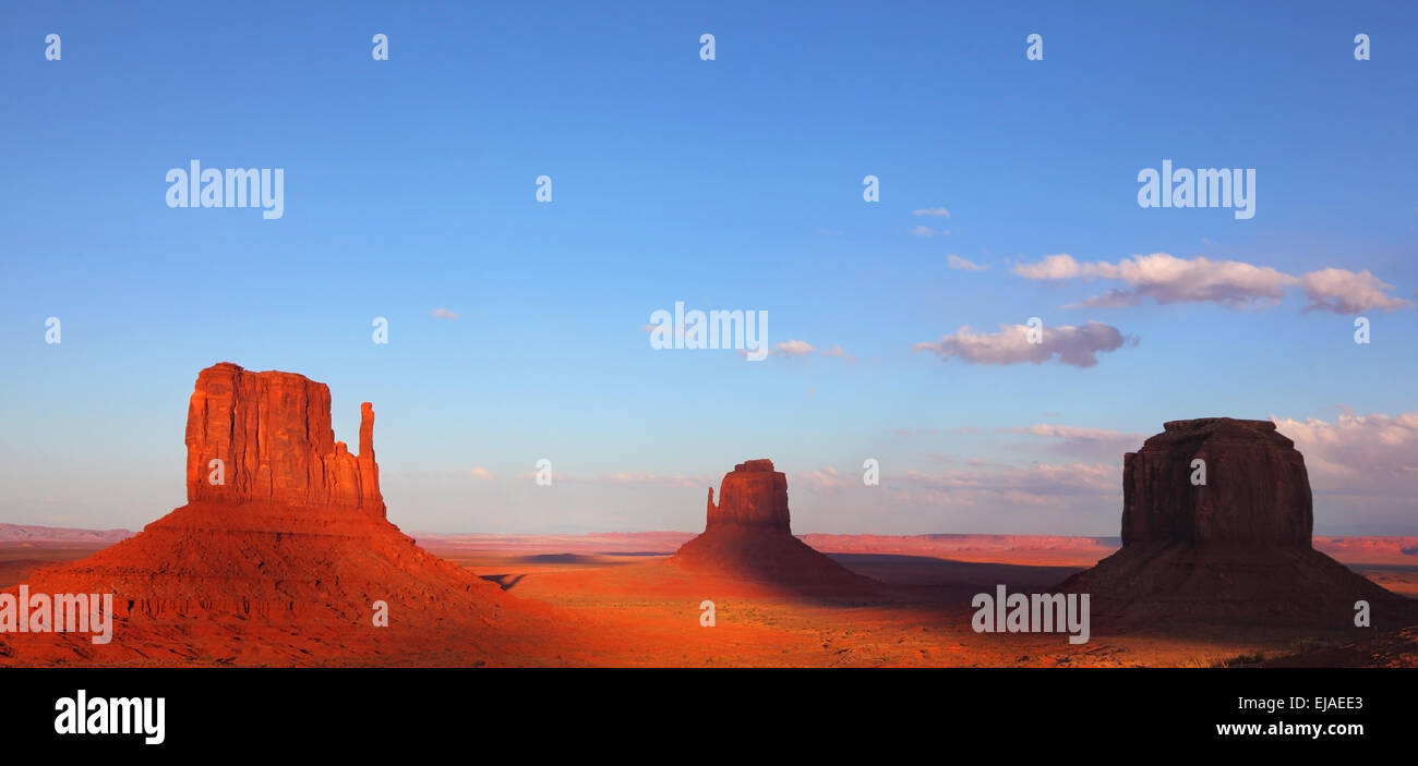 The cliffs in Monument Valley Stock Photo - Alamy