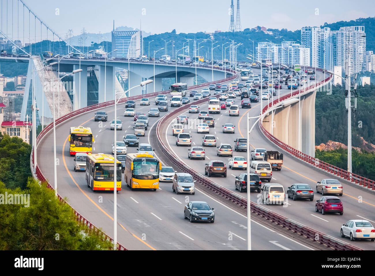 Traffic on busy highway hi-res stock photography and images - Alamy