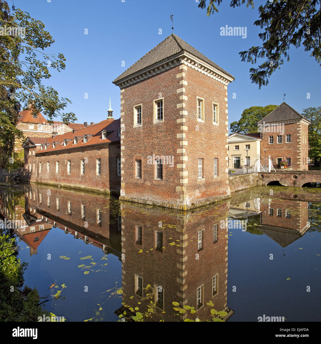 Velen Castle, moated castle, Velen, Germany Stock Photo - Alamy
