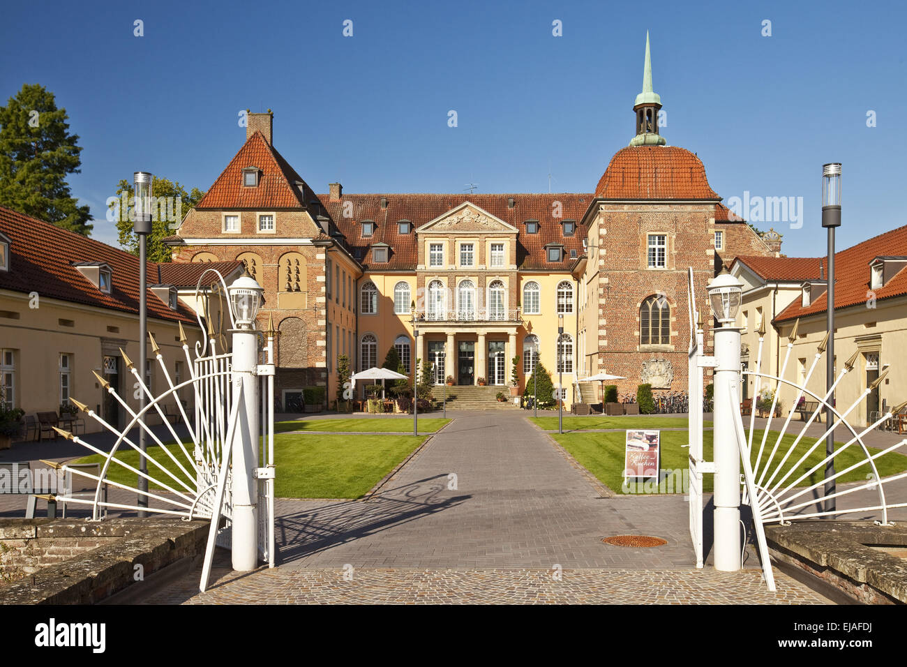 Velen Castle, moated castle, Velen, Germany Stock Photo - Alamy