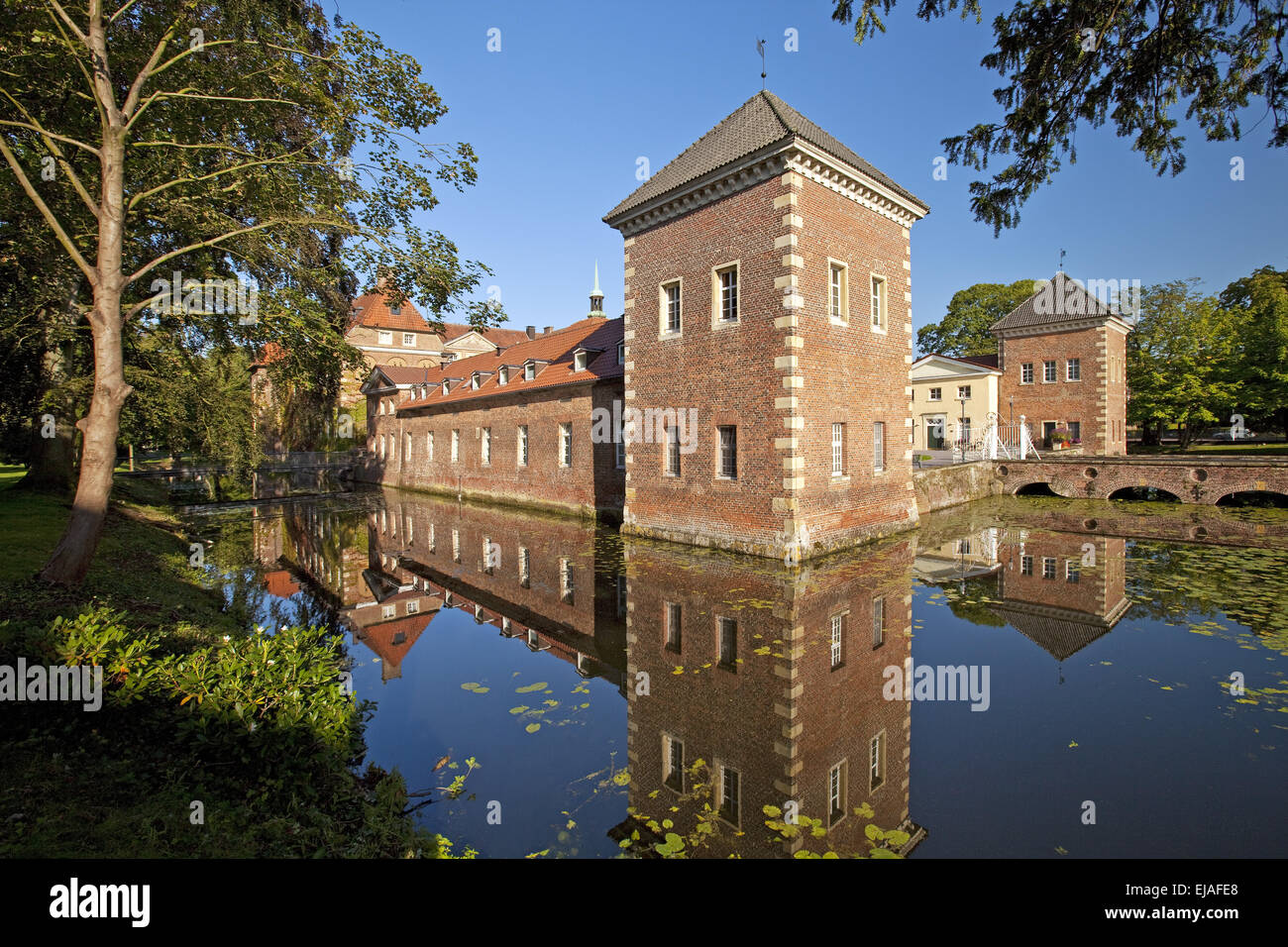 Velen Castle, moated castle, Velen, Germany Stock Photo - Alamy