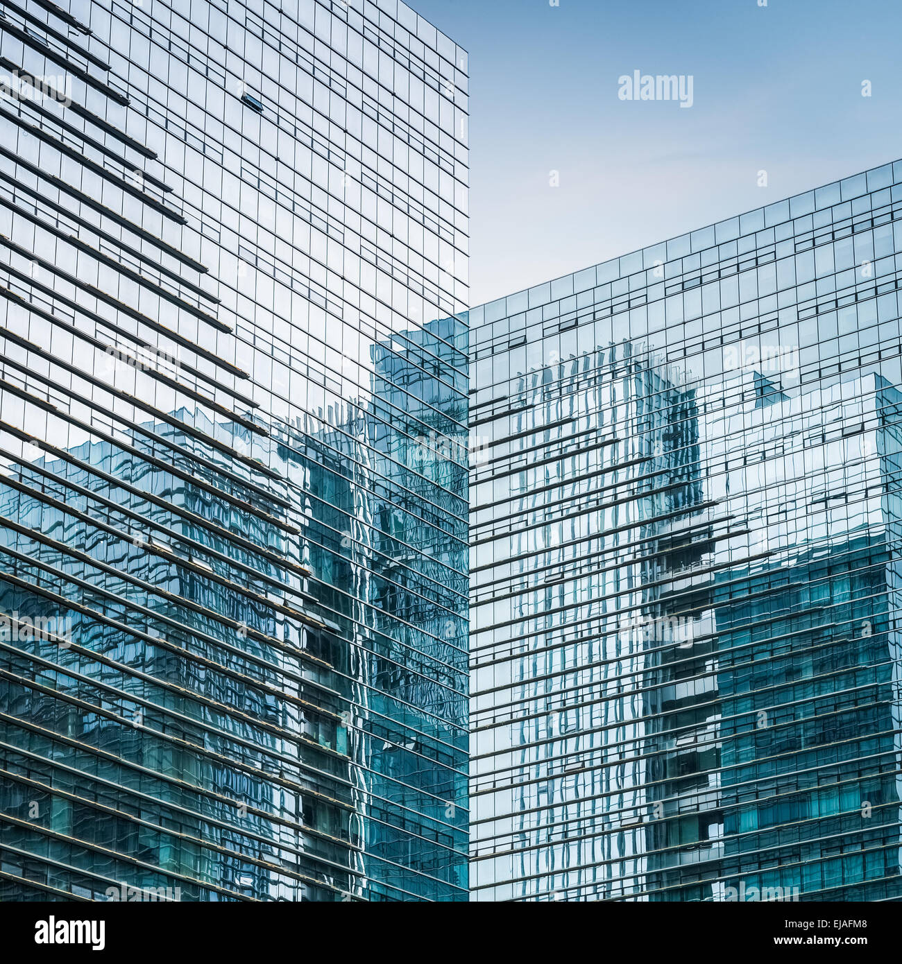 Modern mansion hi-res stock photography and images - Alamy