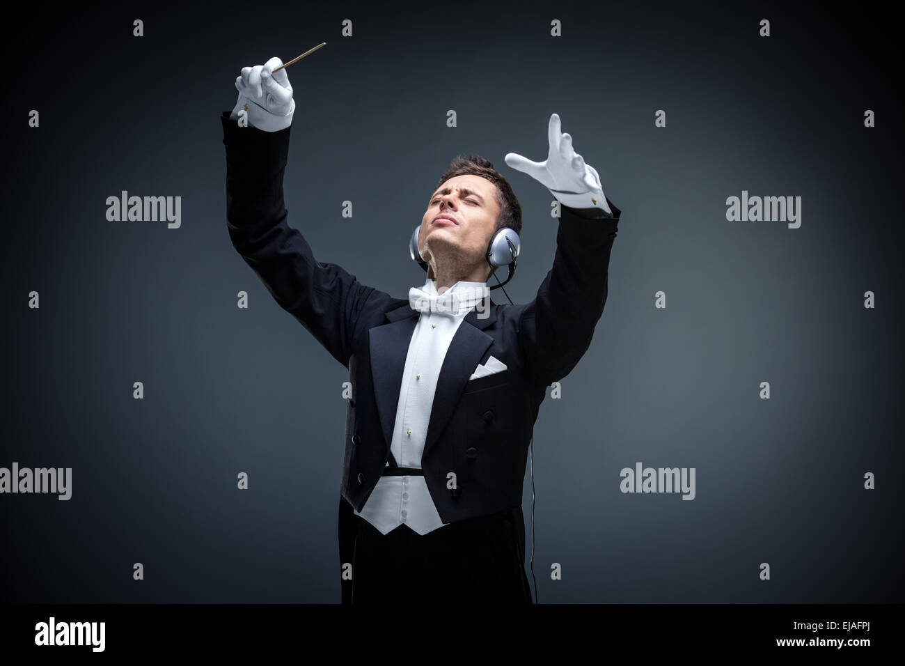 Classical music leadership hi-res stock photography and images - Alamy